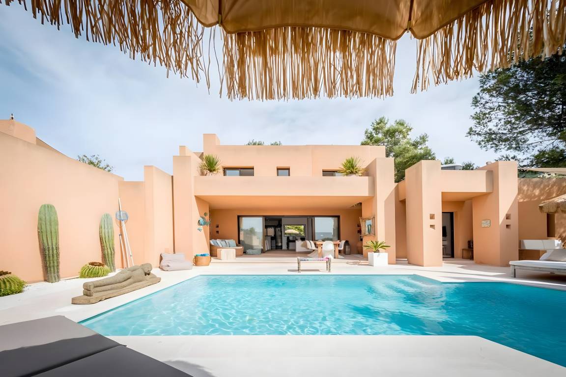 220 M² Villa ∙ 3 Habitaciones ∙ 6 Huéspedes - Islas de Ibiza
