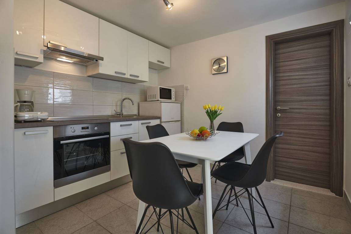 60 M² Ferienhaus ∙ 2 Schlafzimmer ∙ 4 Gäste - Premantura