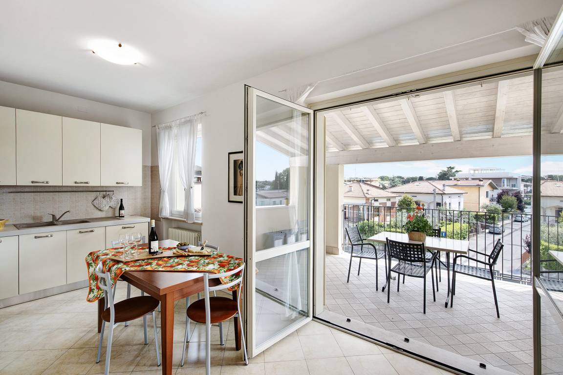 65 M² Ferienwohnung ∙ 2 Schlafzimmer ∙ 5 Gäste - Desenzano del Garda