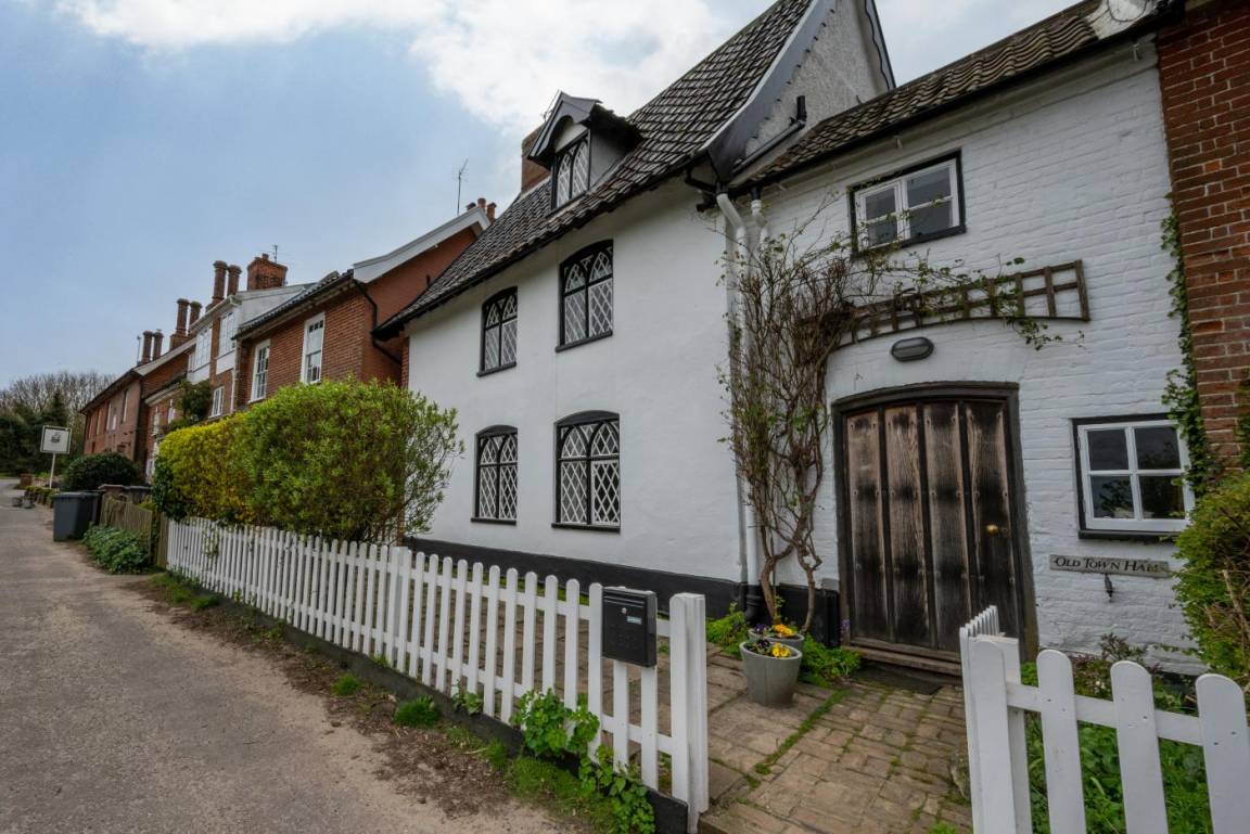 Cottage ∙ 4 Bedrooms ∙ 8 Guests - Dunwich