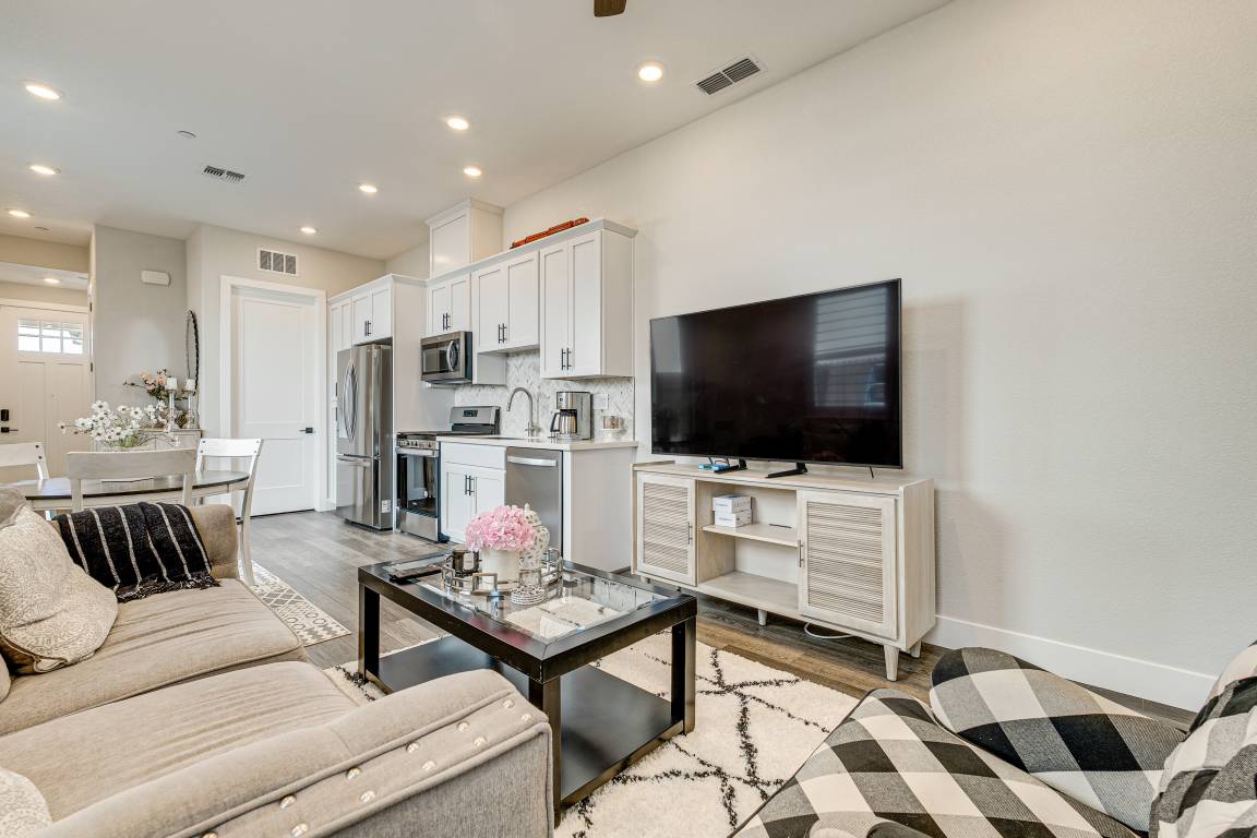 46 M² Ferienwohnung ∙ 1 Schlafzimmer ∙ 2 Gäste - Roseville, CA