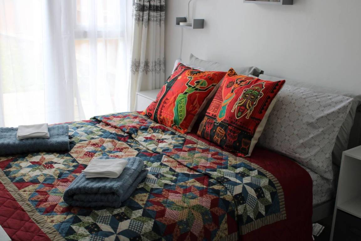 75 M² Apartment ∙ 2 Bedrooms ∙ 4 Guests - Romford