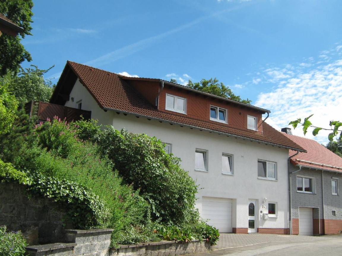 90 M² Ferienwohnung ∙ 3 Schlafzimmer ∙ 5 Gäste - Korbach