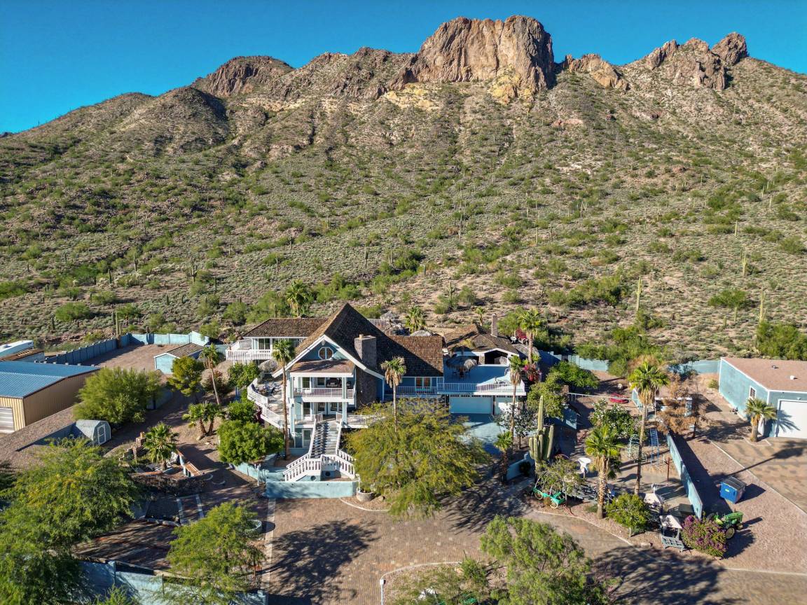 484 M² House ∙ 15 Bedrooms ∙ 36 Guests - Apache Junction