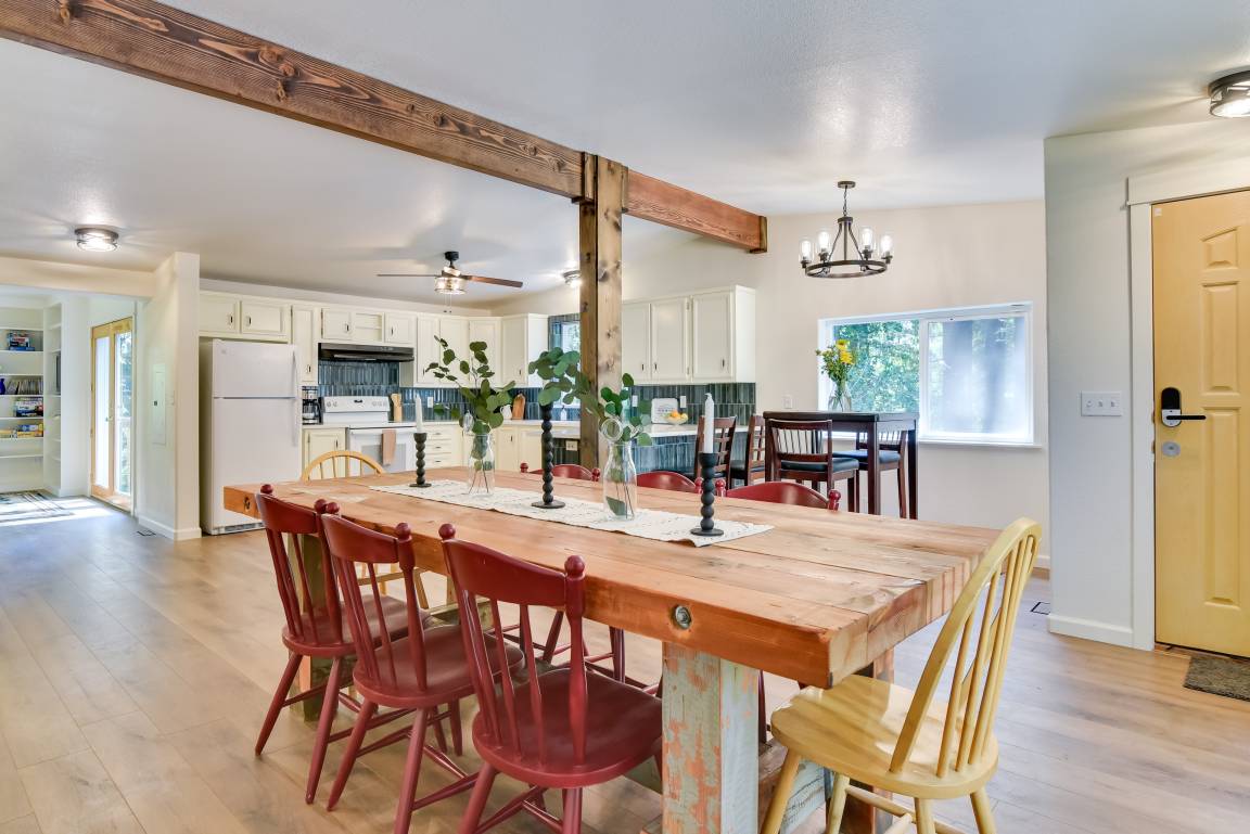 183 M² House ∙ 3 Bedrooms ∙ 14 Guests - Gresham, OR