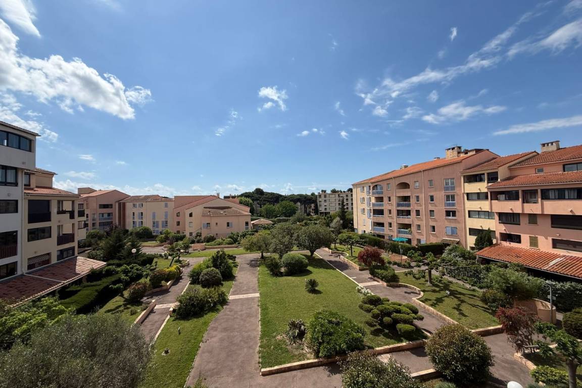 30 M² Studio ∙ 2 Personnes - ibis budget Fréjus Capitou A8