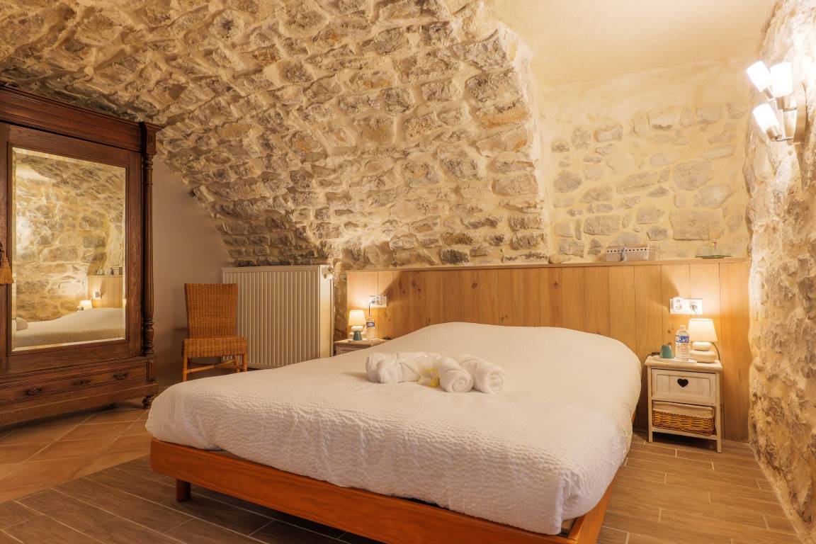 32 M² Chambre D'hôtes ∙ 1 Chambre ∙ 2 Personnes - Joyeuse