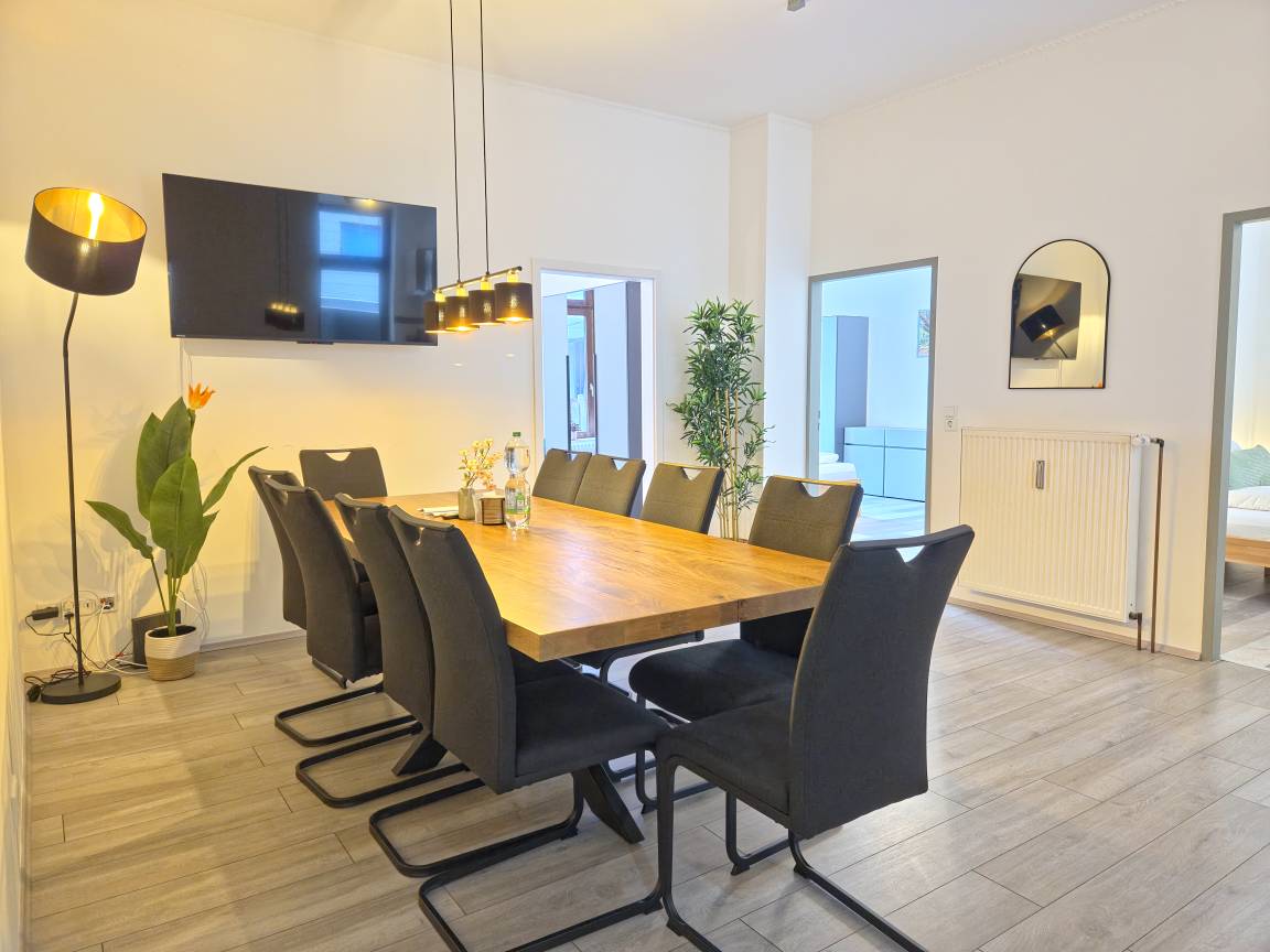 111 M² Appartement ∙ 3 Chambres ∙ 10 Personnes - Solingen