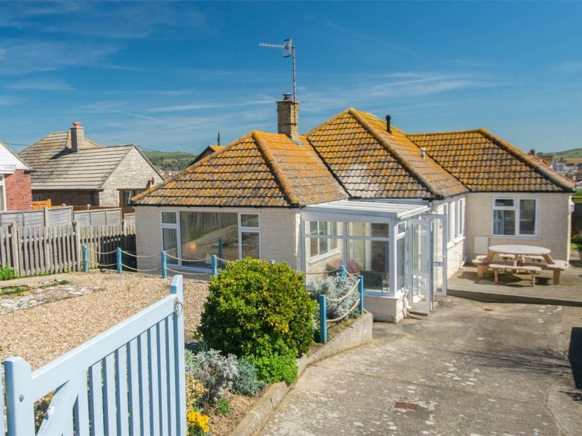 Cottage ∙ 3 Bedrooms ∙ 6 Guests - Bridport