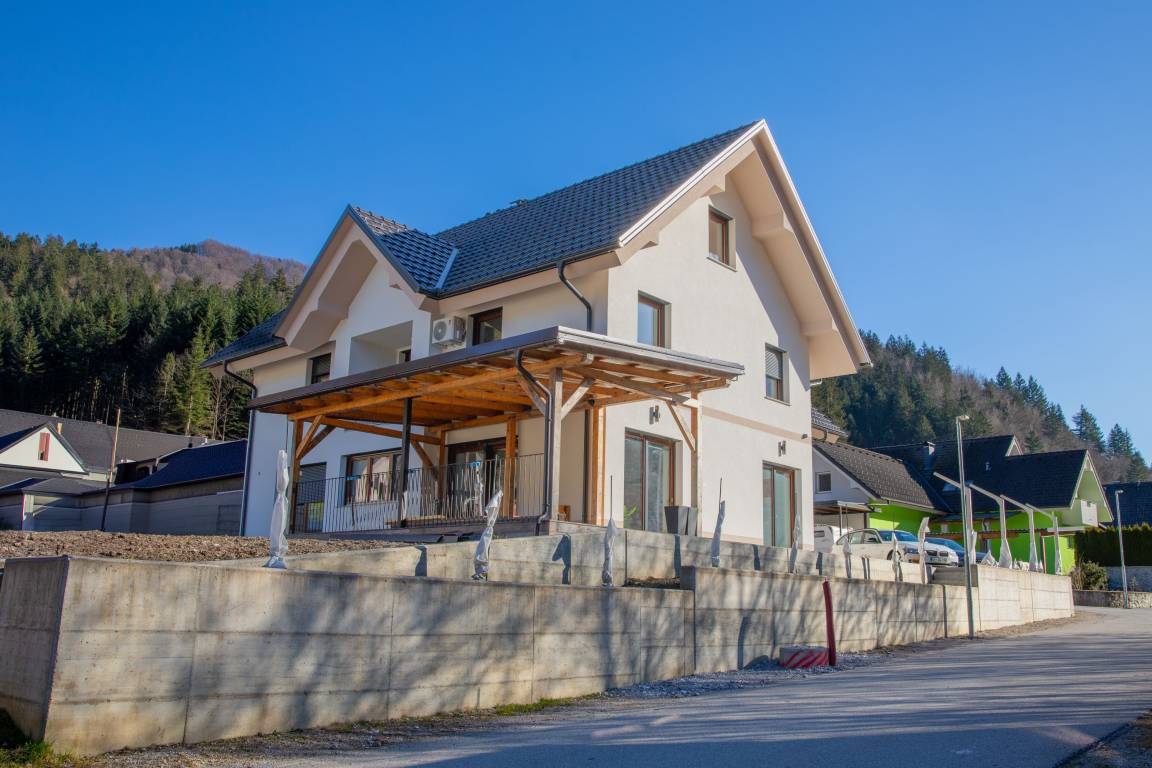 65 M² Ferienwohnung ∙ 1 Schlafzimmer ∙ 5 Gäste - Kranj