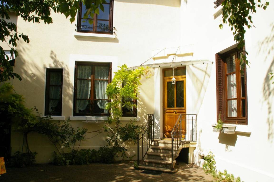 100 M² Gîte ∙ 3 Chambres ∙ 6 Personnes - Craponne