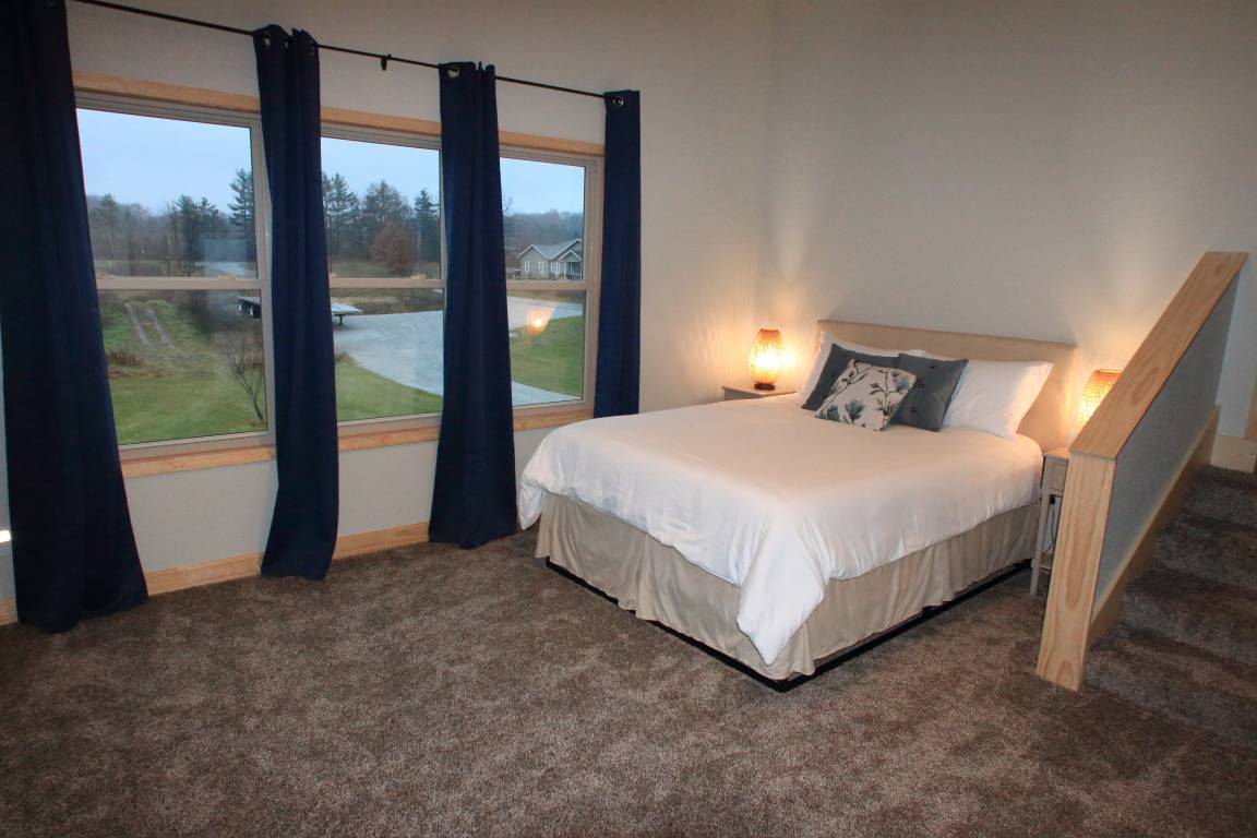 Apartment ∙ 2 Bedrooms ∙ 6 Guests - Shipshewana, IN