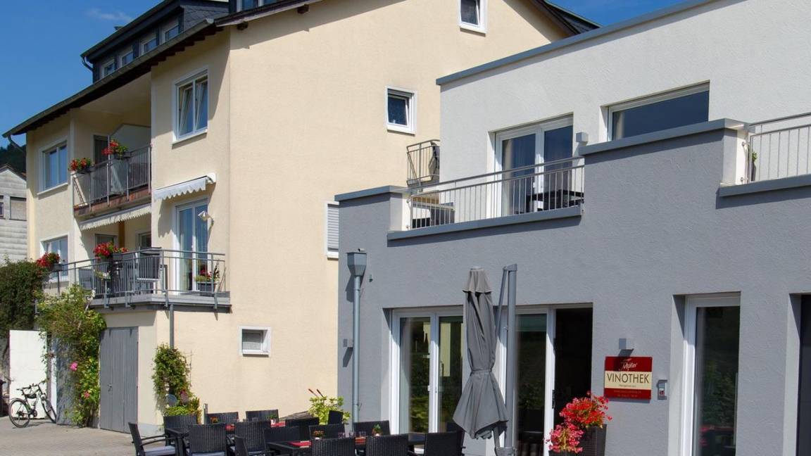 78 M² Ferienwohnung ∙ 2 Schlafzimmer ∙ 3 Gäste - Bullay