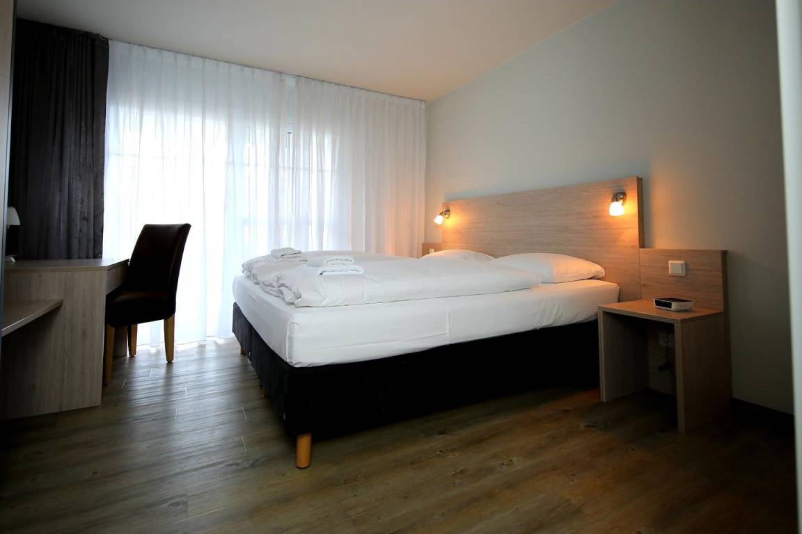100 M² Ferienwohnung ∙ 3 Schlafzimmer ∙ 8 Gäste - Ueckermünde