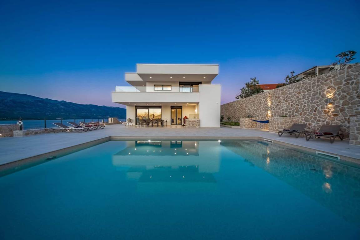 683 M² Villa ∙ 6 Bedrooms ∙ 12 Guests - Vinjerac