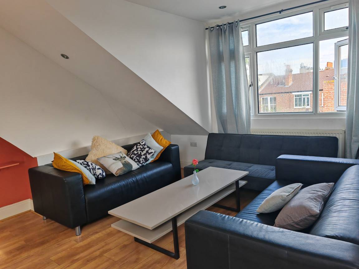 97 M² Apartment ∙ 3 Bedrooms ∙ 7 Guests - London, UK