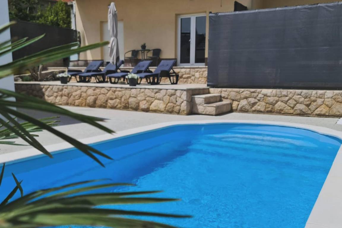 70 M² Apartamento ∙ 2 Habitaciones ∙ 6 Huéspedes - Imotski