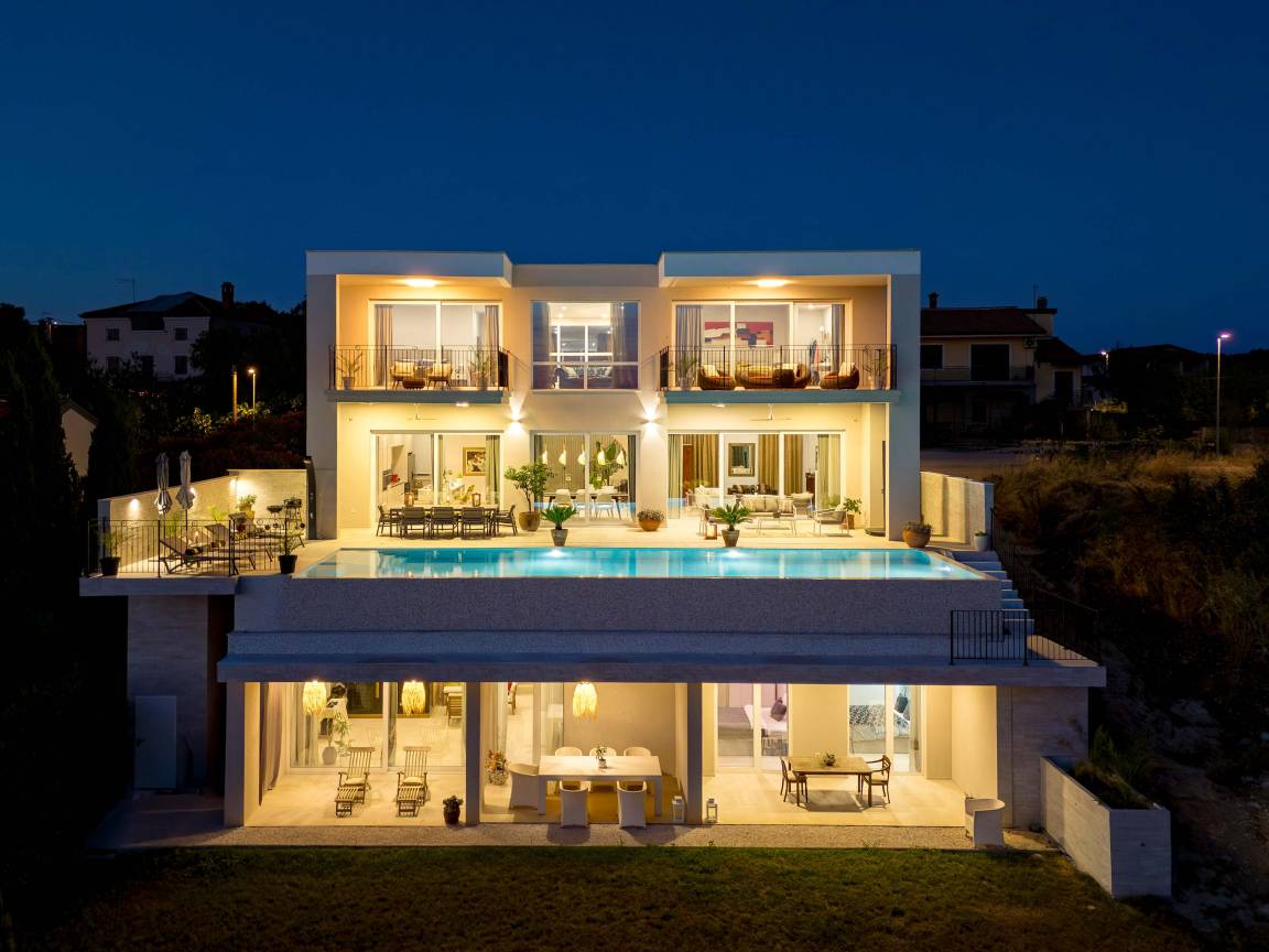 400 M² Villa ∙ 4 Chambres ∙ 8 Personnes - Umag