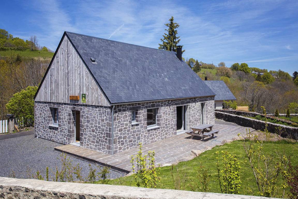 95 M² Gîte ∙ 3 Chambres ∙ 6 Personnes - Super-Besse