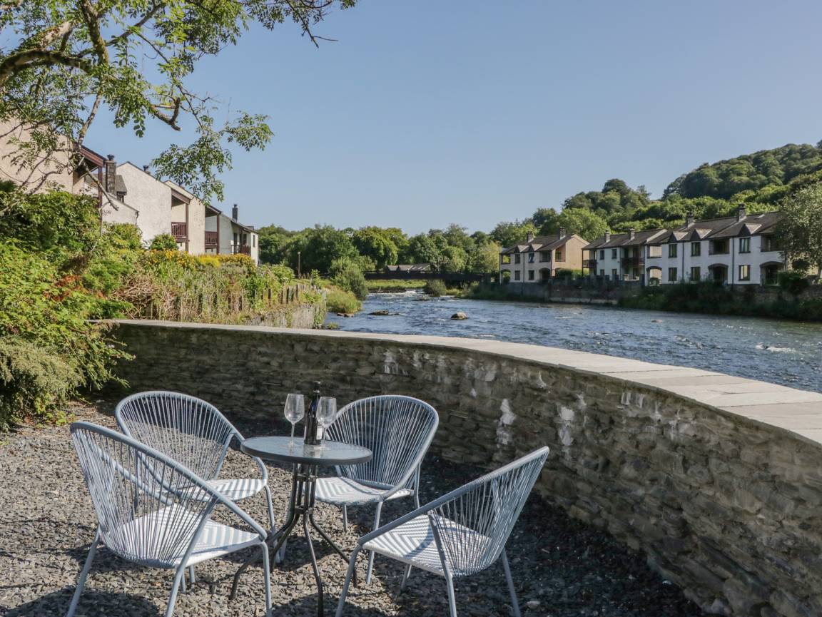 Cottage ∙ 2 Bedrooms ∙ 4 Guests - Newby Bridge