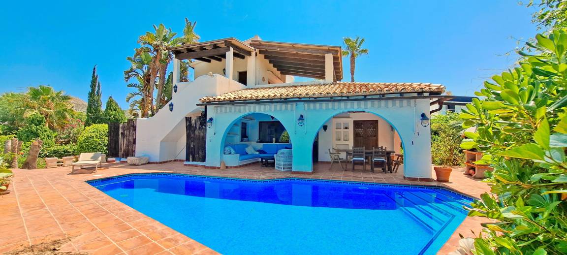 180 M² Ferienhaus ∙ 4 Schlafzimmer ∙ 8 Gäste - Cumbre del Sol