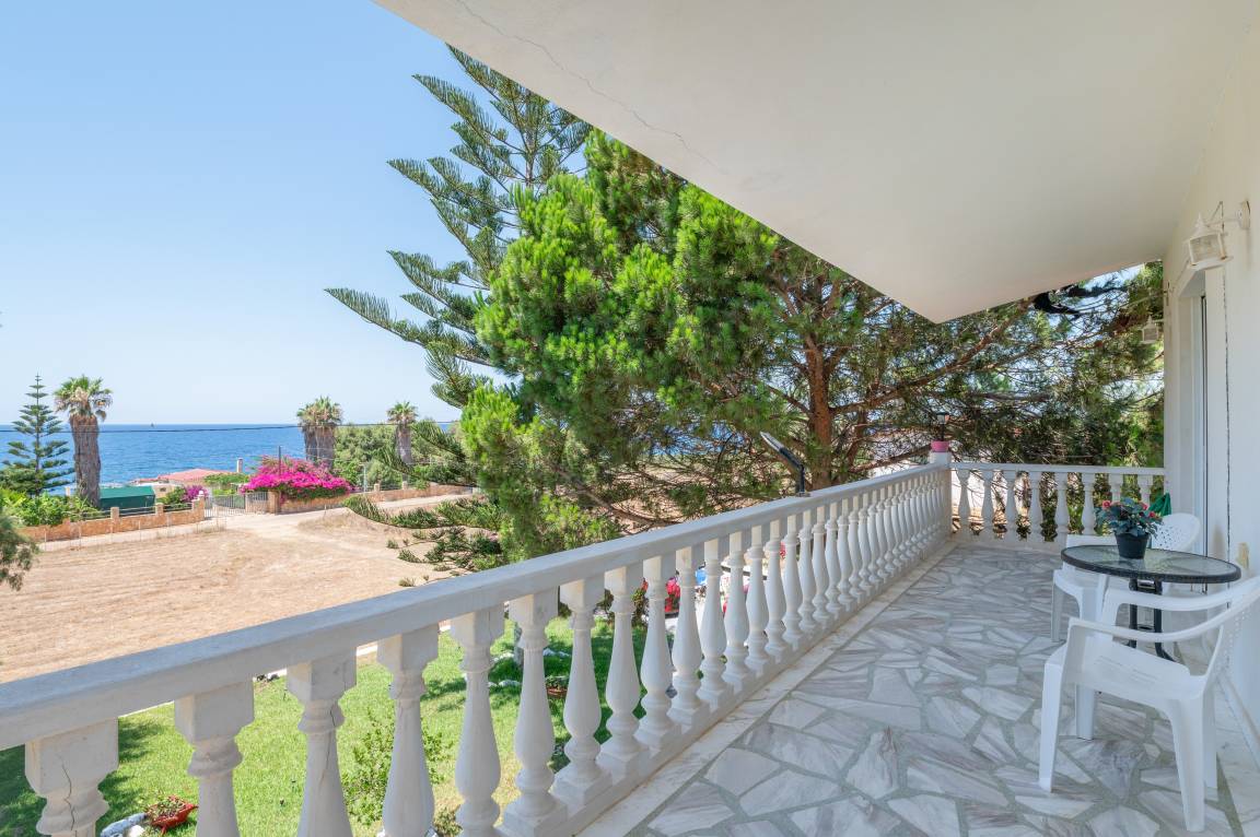 140 M² Apartment ∙ 3 Bedrooms ∙ 8 Guests - Greece