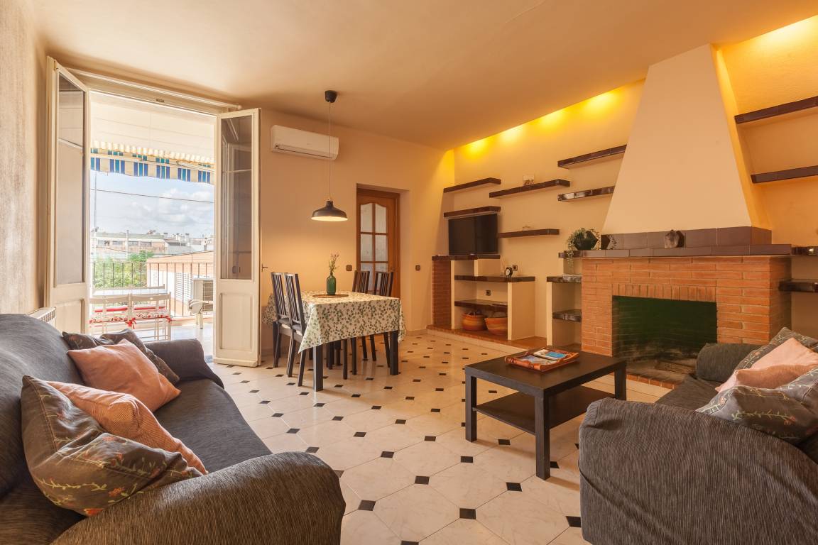 75 M² Ferienwohnung ∙ 2 Schlafzimmer ∙ 4 Gäste - Mataró
