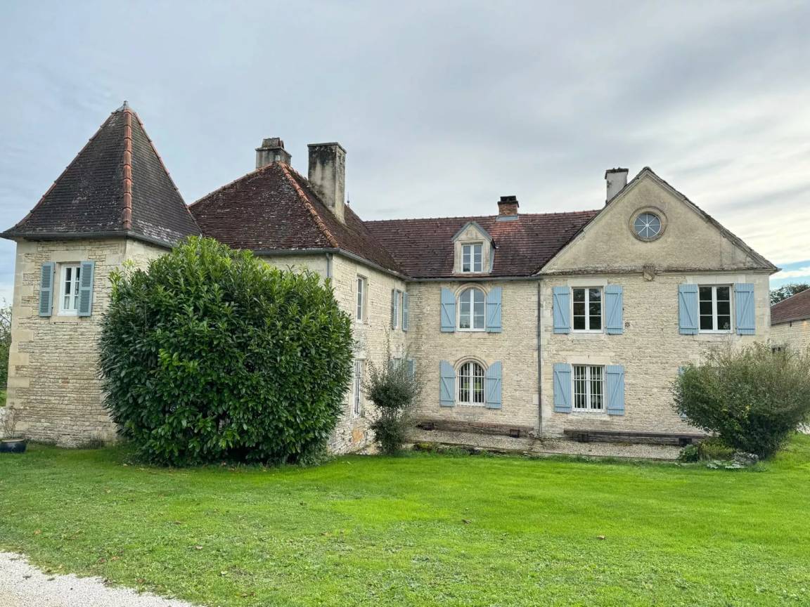 600 M² Maison De Vacances ∙ 8 Chambres ∙ 15 Personnes - Haute-Marne