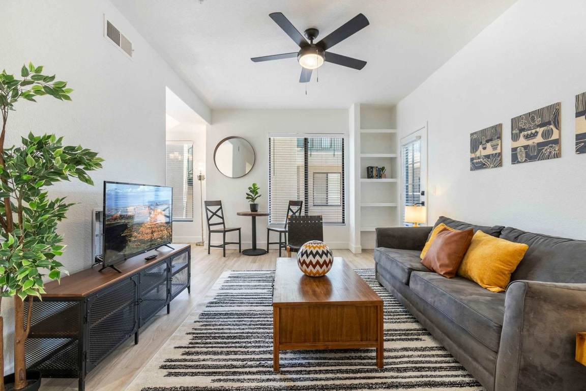 Apartment ∙ 2 Bedrooms ∙ 5 Guests - Cave Creek, AZ