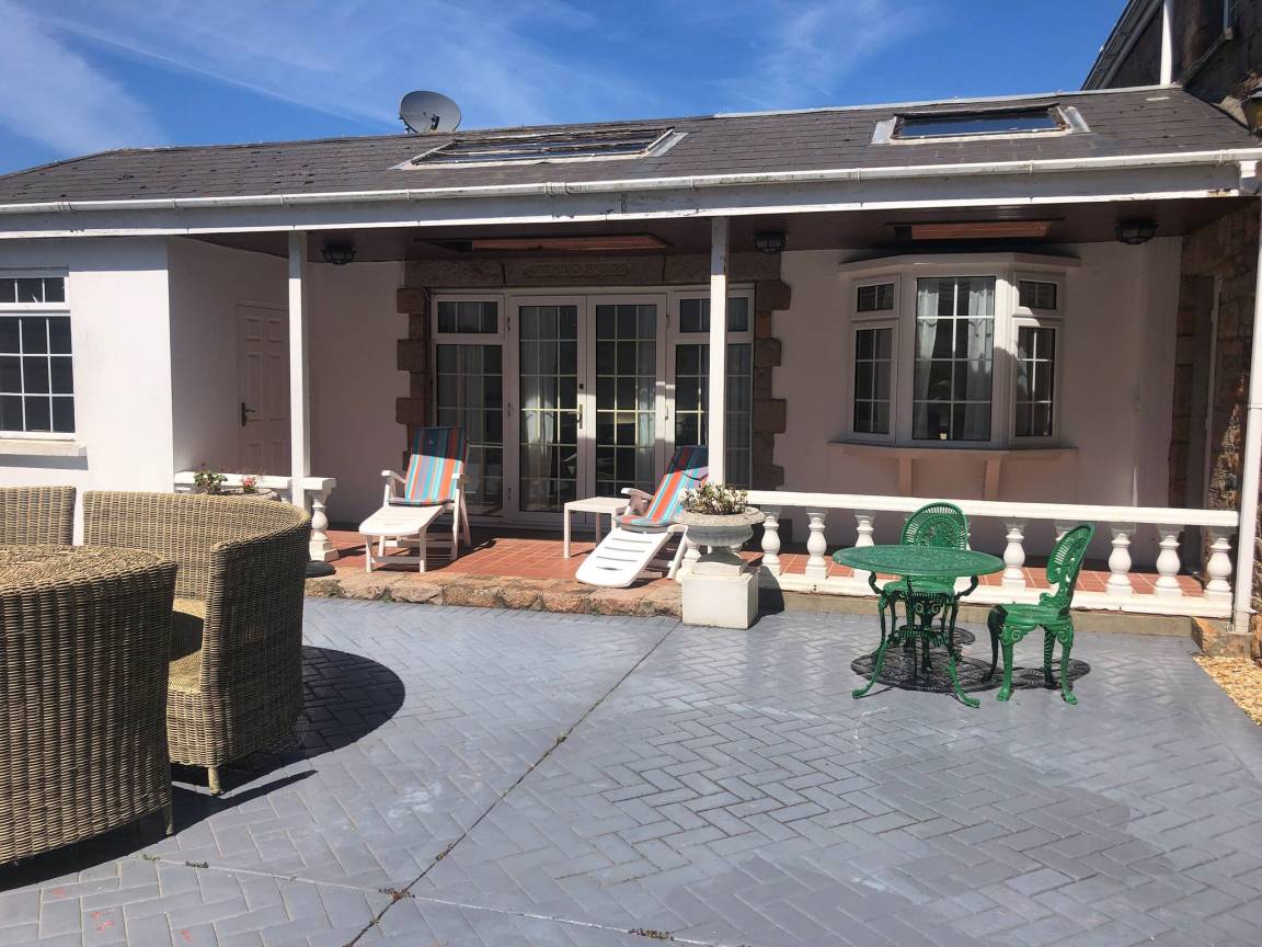 200 M² House ∙ 4 Bedrooms ∙ 5 Guests - Jersey