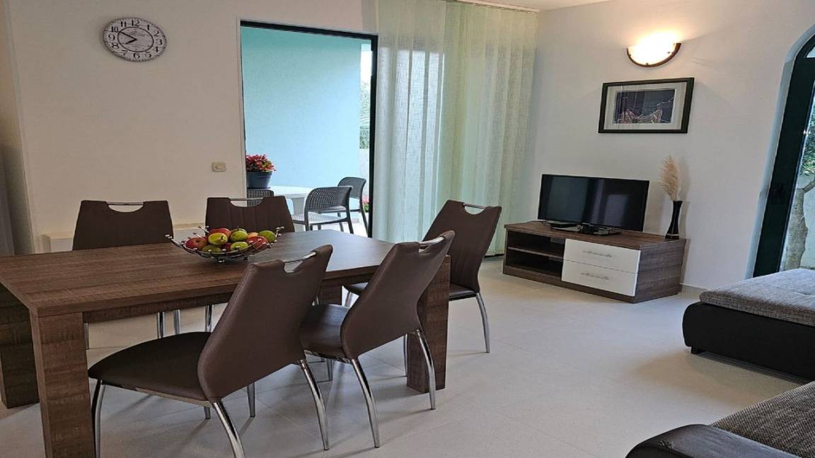 70 M² Ferienwohnung ∙ 2 Schlafzimmer ∙ 6 Gäste - Privlaka