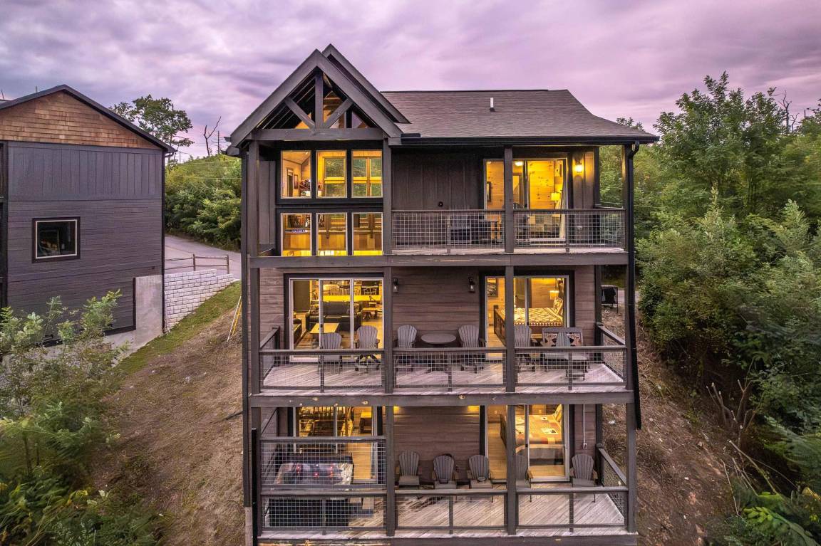 Apartment ∙ 4 Bedrooms ∙ 12 Guests - Gatlinburg, TN