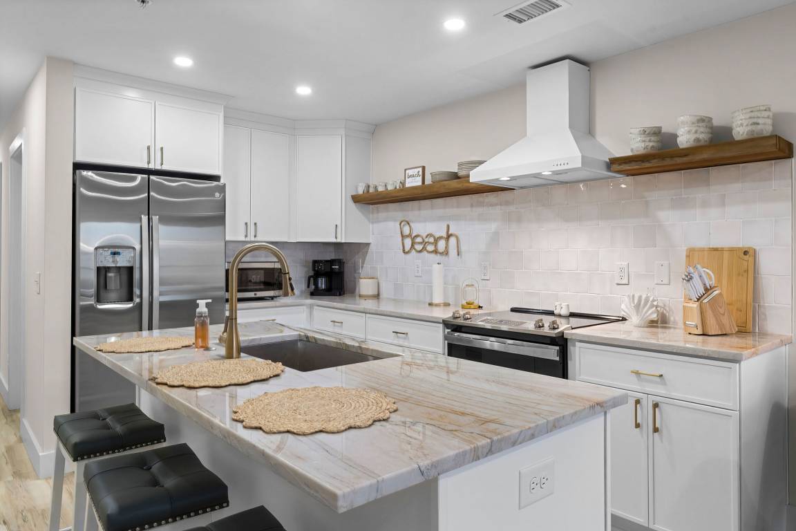 Condo ∙ 2 Bedrooms ∙ 7 Guests - Carolina Beach, NC