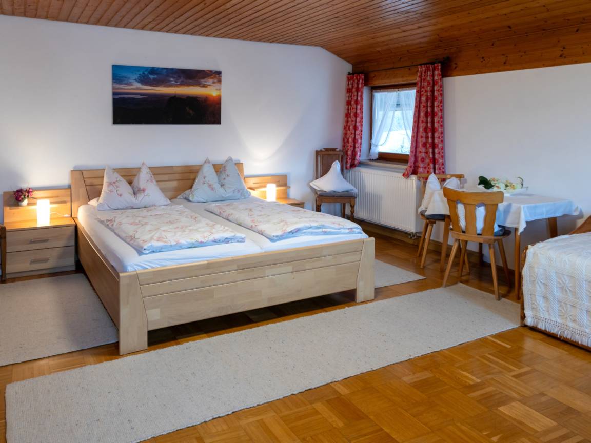 50 M² Ferienwohnung ∙ 2 Schlafzimmer ∙ 5 Gäste - Grabenstätt