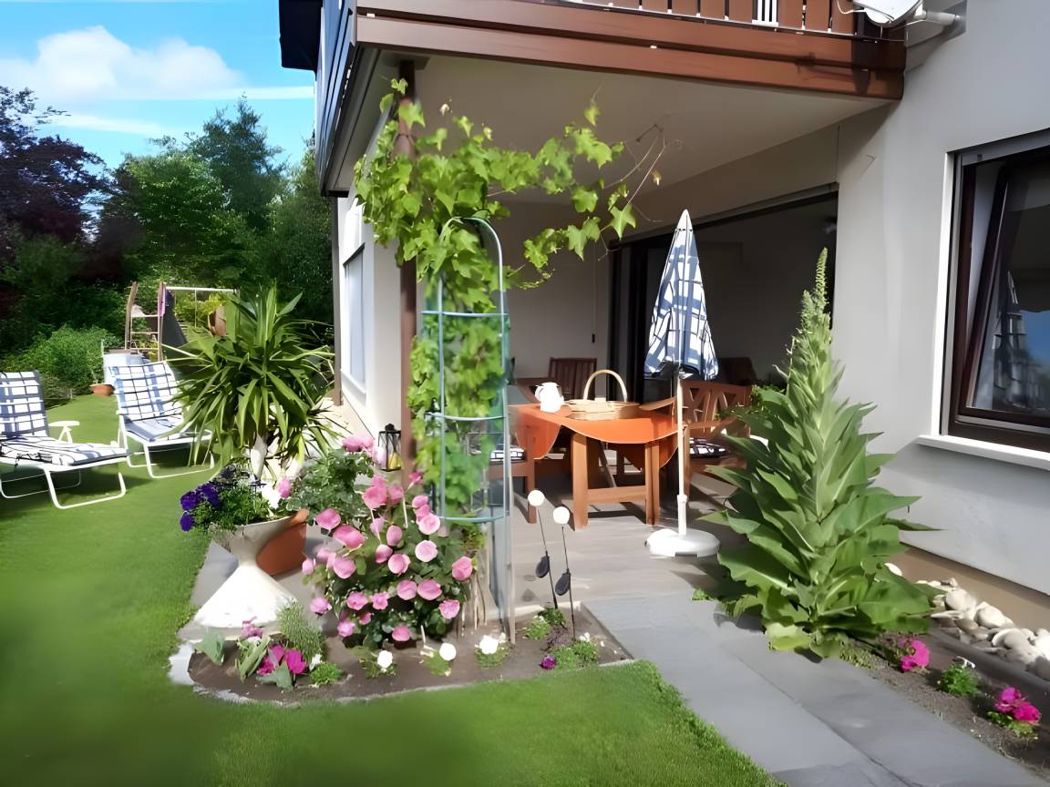 95 M² Ferienwohnung ∙ 2 Schlafzimmer ∙ 5 Gäste - Albstadt