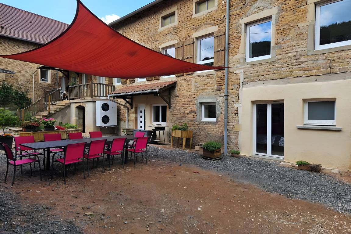 120 M² Maison De Vacances ∙ 3 Chambres ∙ 9 Personnes - Mâcon