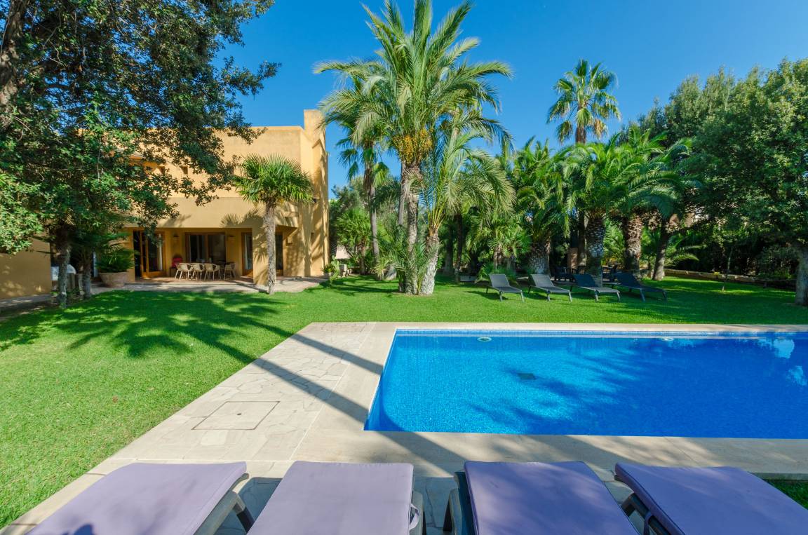 380 M² Villa ∙ 4 Habitaciones ∙ 8 Huéspedes - Cala Millor