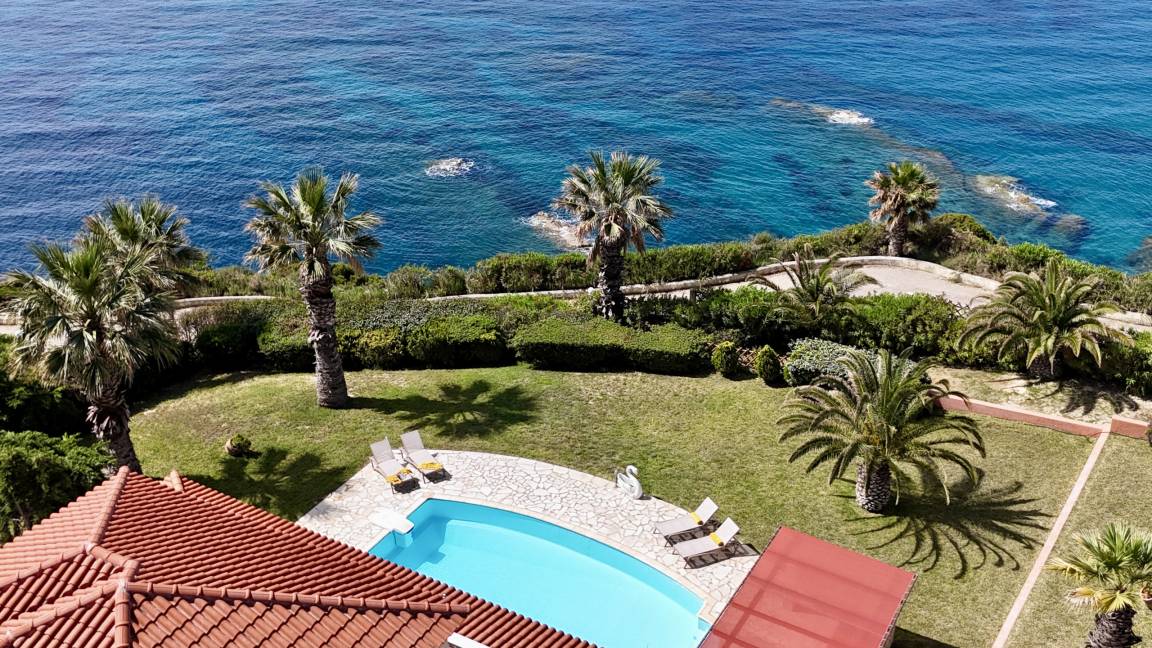 120 M² Villa ∙ 3 Bedrooms ∙ 7 Guests - Cephalonia