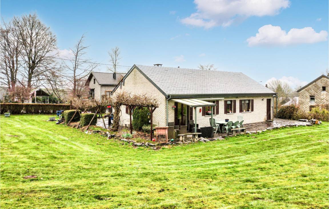 200 M² Maison De Vacances ∙ 3 Chambres ∙ 6 Personnes - Vielsalm