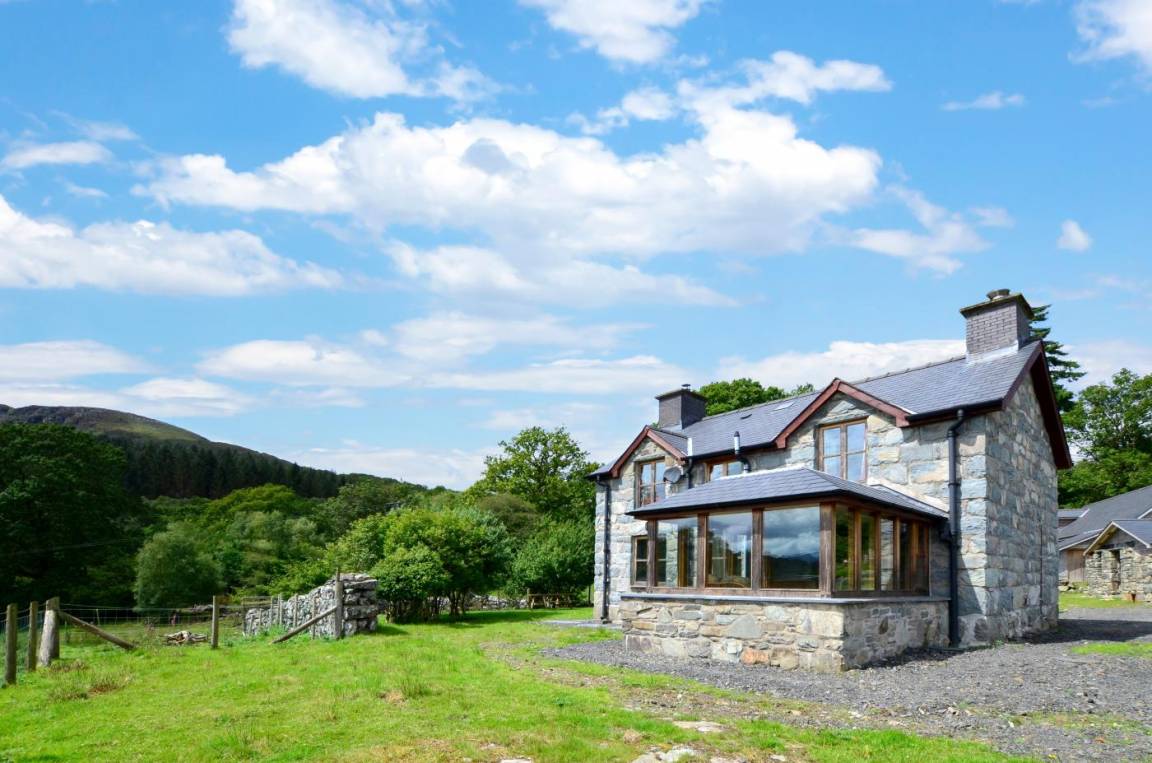 Cottage ∙ 3 Bedrooms ∙ 8 Guests - Dolgellau