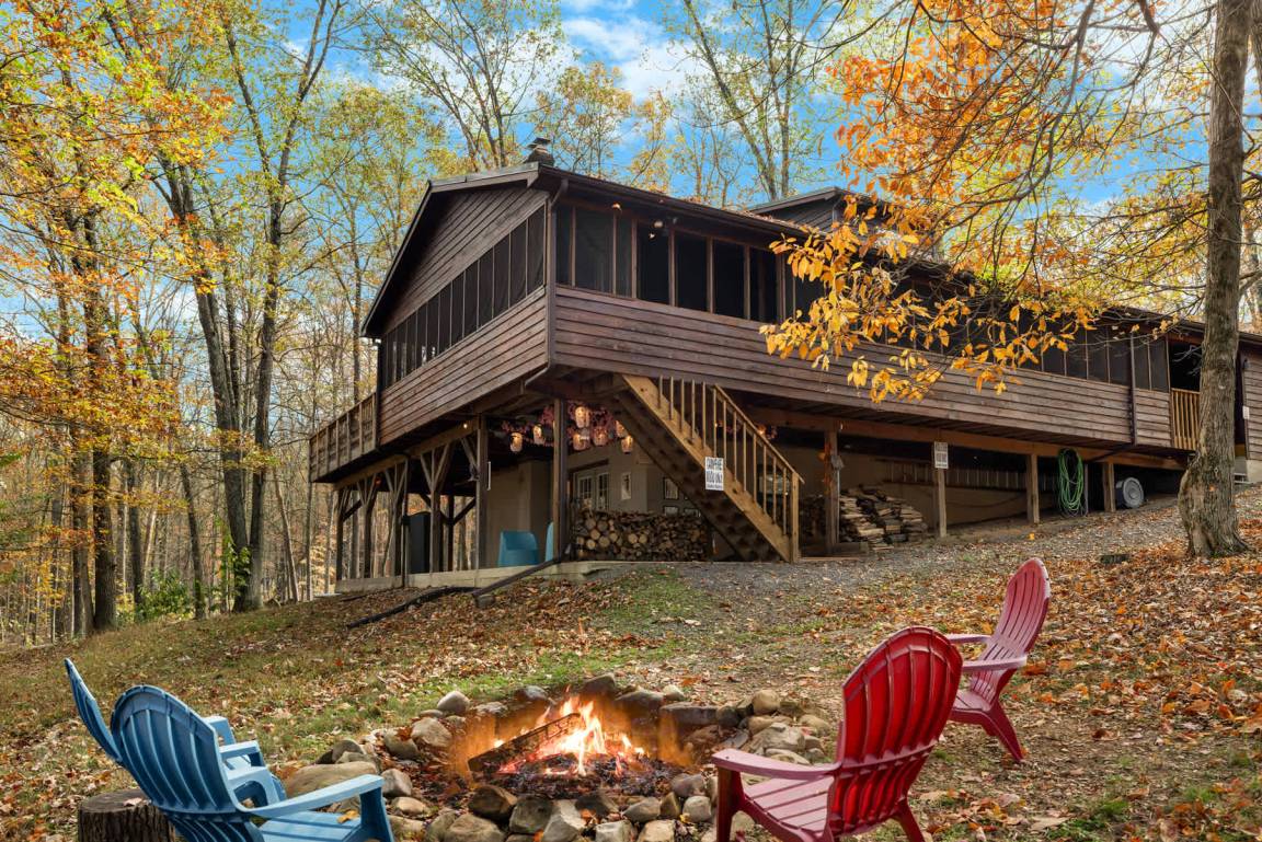 182 M² Cabin ∙ 3 Bedrooms ∙ 8 Guests - West Virginia