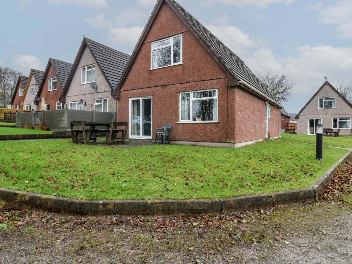 Cottage ∙ 4 Bedrooms ∙ 8 Guests - Plymouth