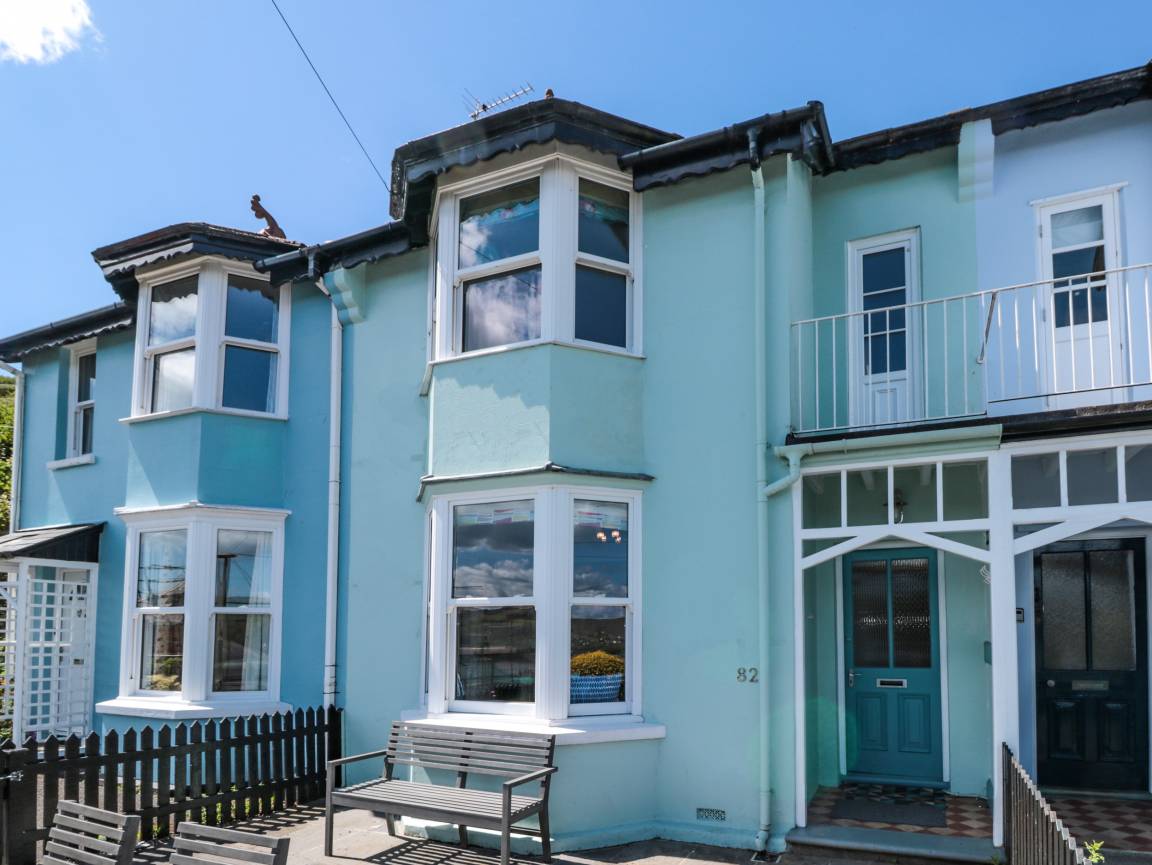Cottage ∙ 2 Bedrooms ∙ 4 Guests - Dartmouth