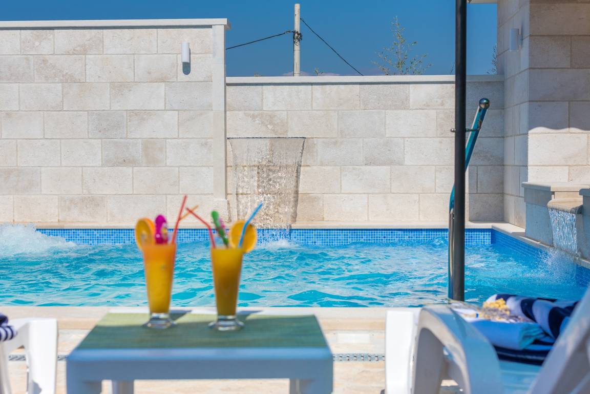 84 M² Ferienhaus ∙ 3 Schlafzimmer ∙ 6 Gäste - Postira