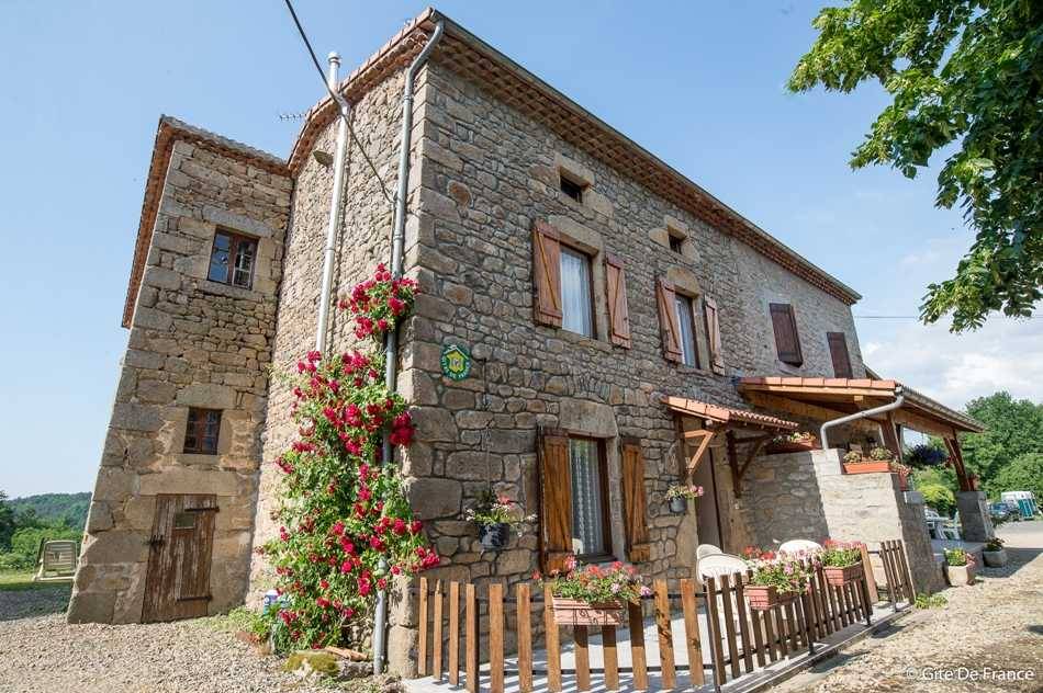 61 M² Gîte ∙ 2 Chambres ∙ 4 Personnes - Puy-de-Dôme