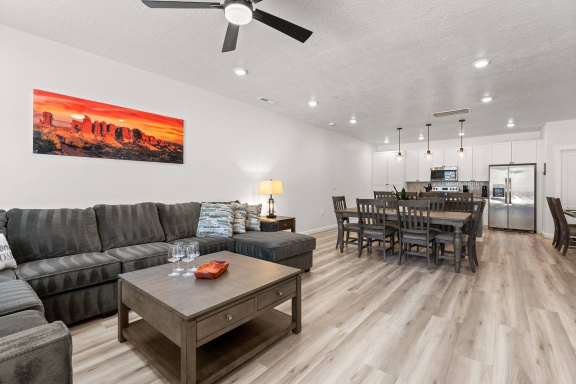 240 M² House ∙ 4 Bedrooms ∙ 18 Guests - Hurricane, UT