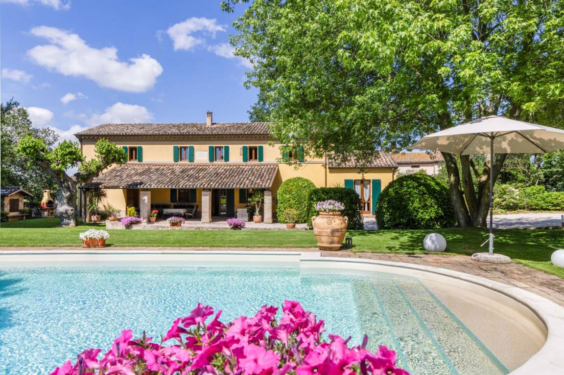 300 M² Villa ∙ 5 Schlafzimmer ∙ 12 Gäste - Pesaro