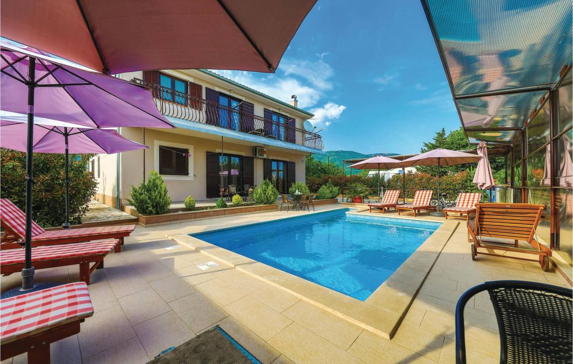 178 M² House ∙ 6 Bedrooms ∙ 11 Guests - Croatia