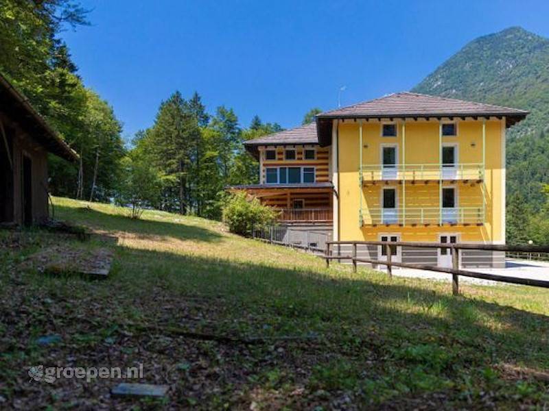 House ∙ 26 Bedrooms ∙ 61 Guests - Levico Terme