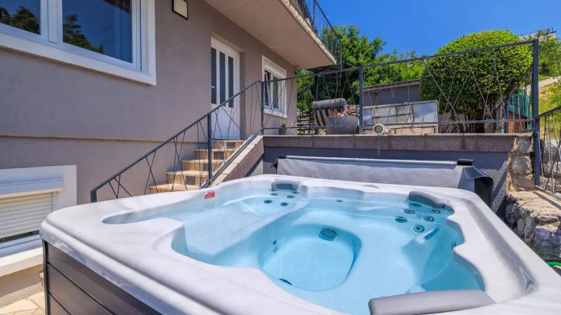 70 M² Apartment ∙ 2 Bedrooms ∙ 6 Guests - Crikvenica